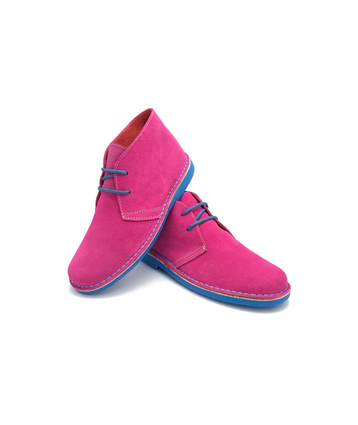 Bicolor fuchsia-light blue desert boots for men. Nobody expected them.