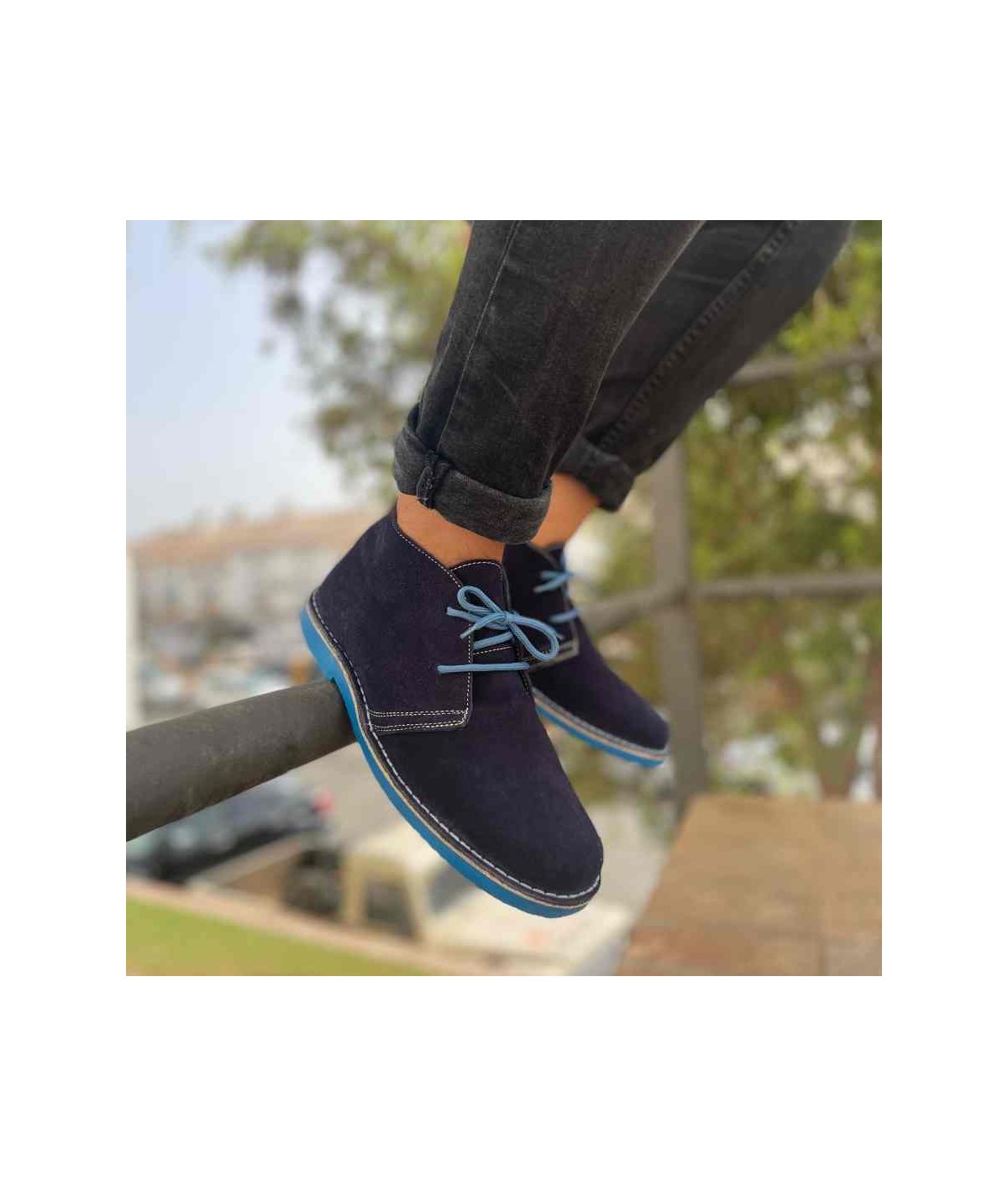 Bicolor navy and light blue desert boots for men. Amazing boots.